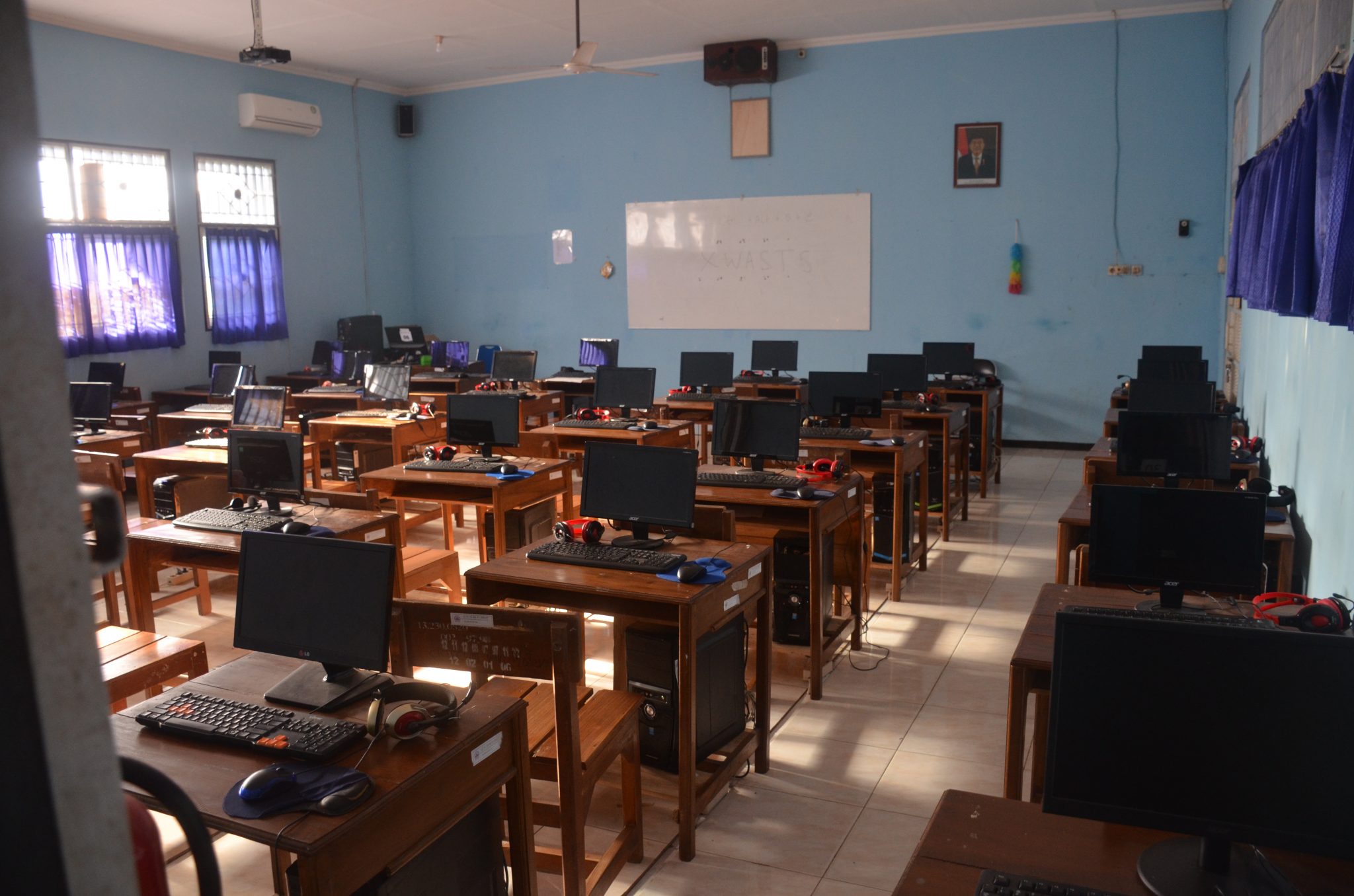 Laboratorium Komputer – SMA N 1 Sampang